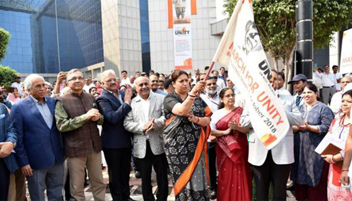 Union Minister of Textiles unveils Fabric of Unity