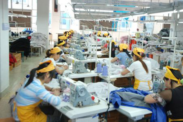 Garment workers come together for better contract terms
