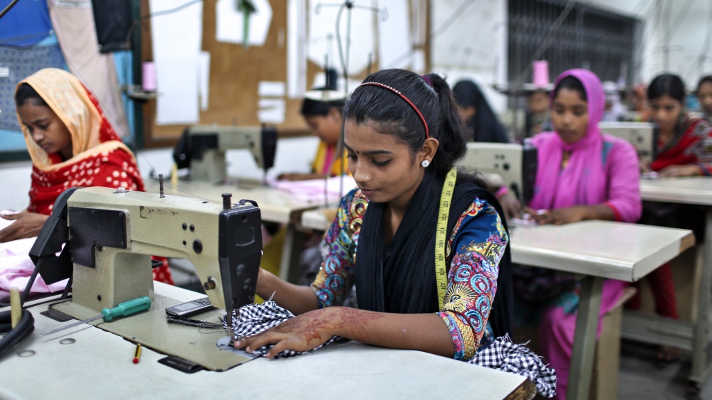 Tripura chief invites Bangladesh's RMG industry to invest in India