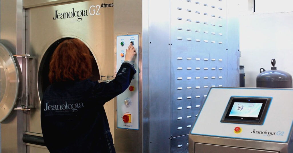 Jeanologia technology reduces water consumption in garment finishing ...