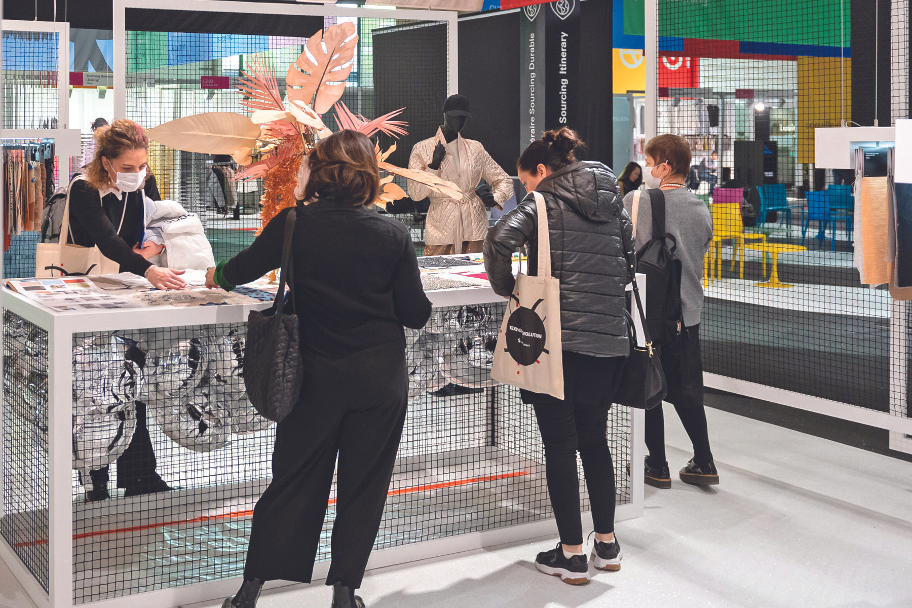 Texworld Evolution Paris Resumption of business between the fashion ...