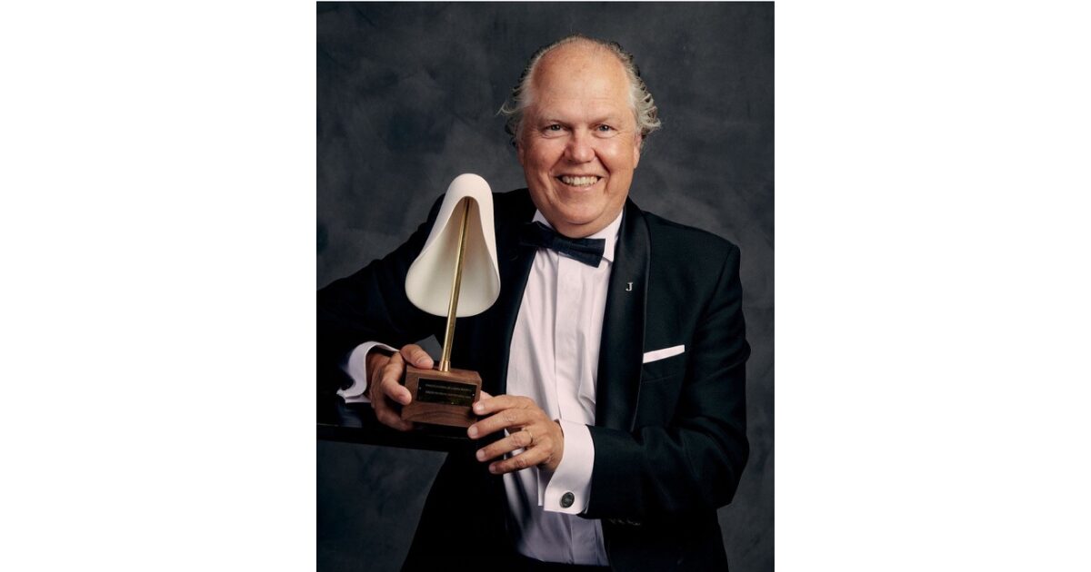 Jeanologia receives the ‘Cristobal Balenciaga’ award from the Spanish ...